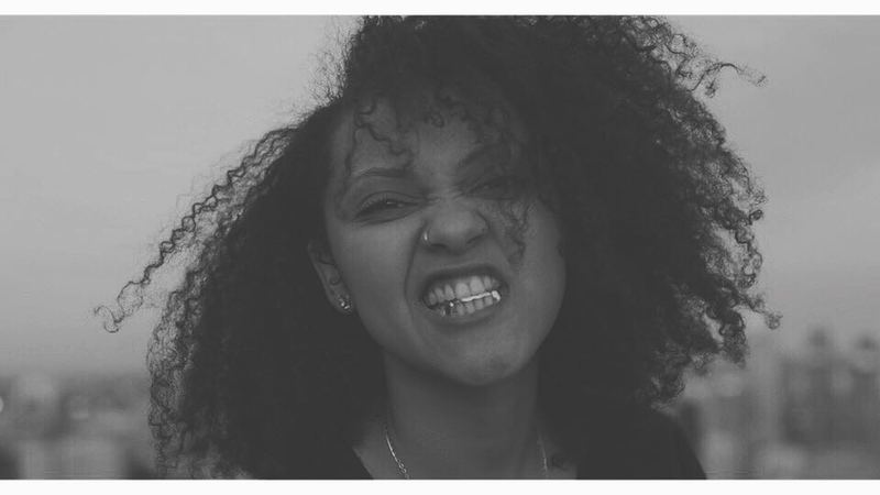 Un énorme billboard à Toronto pour la rappeuse montréalaise Naya Ali - HHQC