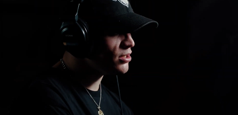 David Lee dévoile un nouveau vidéoclip avec la chanteuse Eihdz pour ...